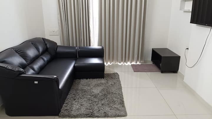 Fully Equipped Family-friendly 2bhk, 2 Baths, View - Ahmedabad