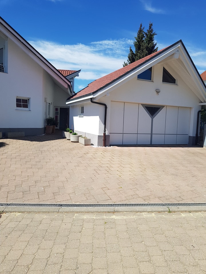 Scharmante Wohnung Mit Einer Kleinen Terrasse. - Schwäbisch Gmünd