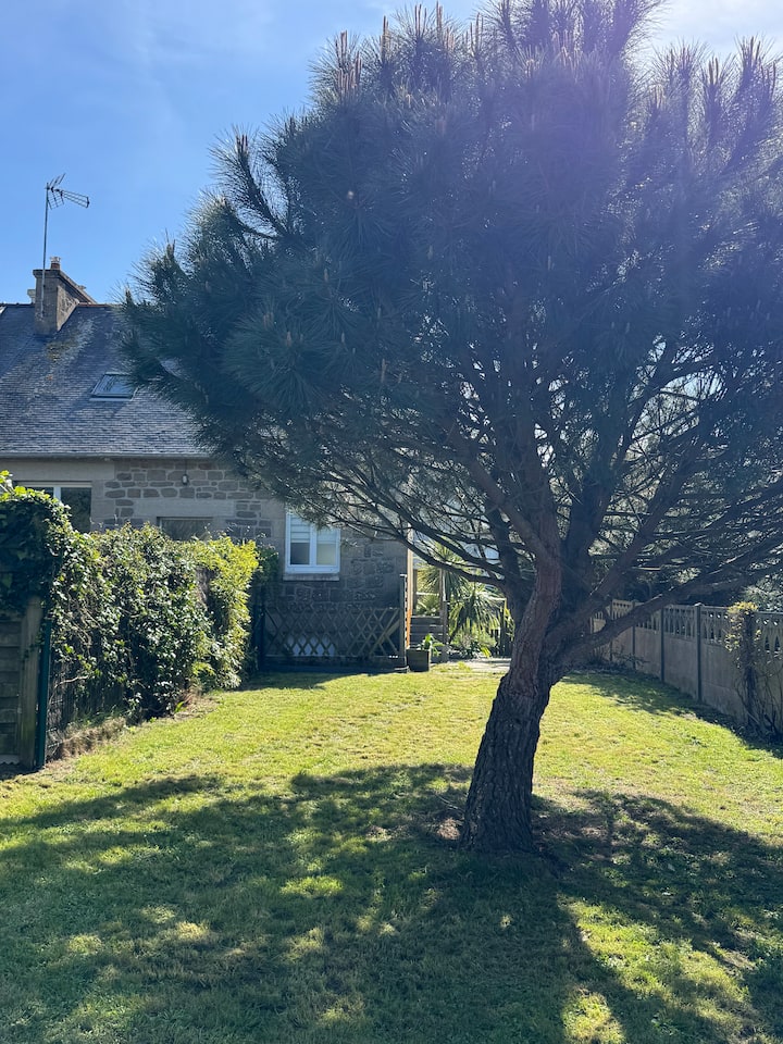 Charmante Maison Avec Jardin, Proche Mer  Cancale - Cancale