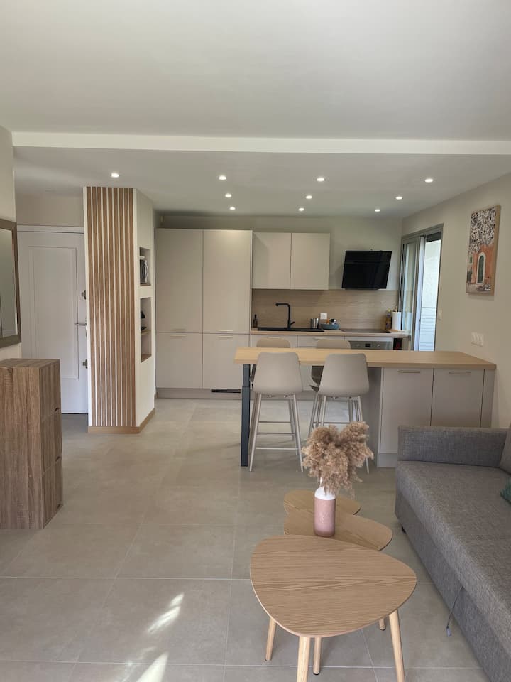 Appartement Neuf+place Parking à 500m De La Plage - Fréjus
