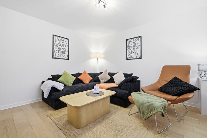The Courtyard Retreat | 1 Minute To Central Line - Ilford