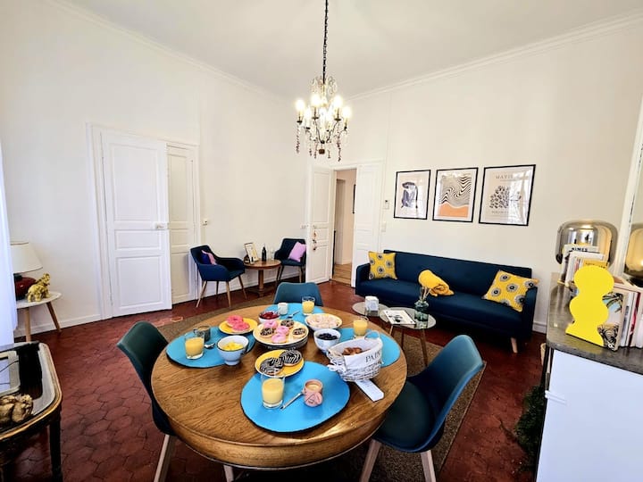 Maison Carrée 2 Bedrooms Right In The Centre - Nîmes