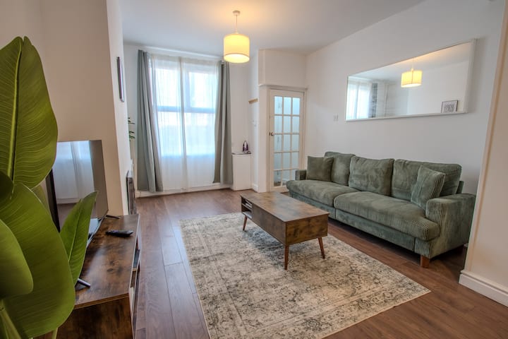 Charming & Relaxing Getaway Near Liverpool City - Liverpool