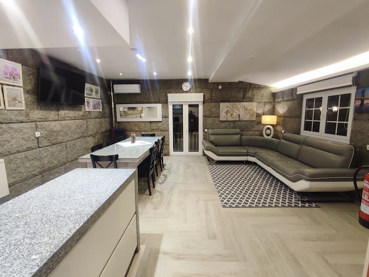 Apartamento Espaçoso E  Confortável - Amarante