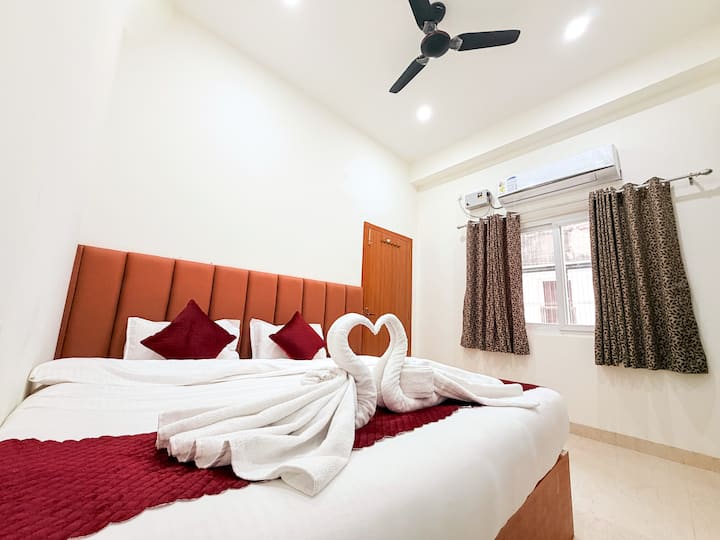 Rajmandir Kunj I 5 Double Bedrooms I Cozy Stay - Varanasi