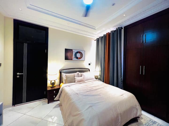 2-private Room In Gated Home | Pool Access | Wi-fi - Ghana