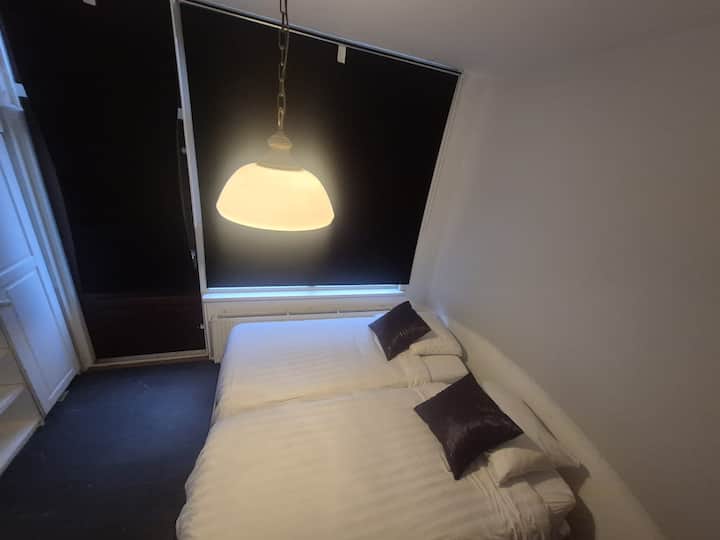 Private Room • Shared Bathroom & Kitchen - 's-Gravenzande
