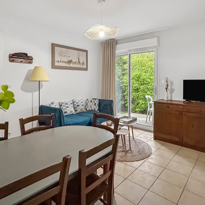 Appartement Cosy Avec Terrasse Et Parking Privé - Puy-l'Évêque