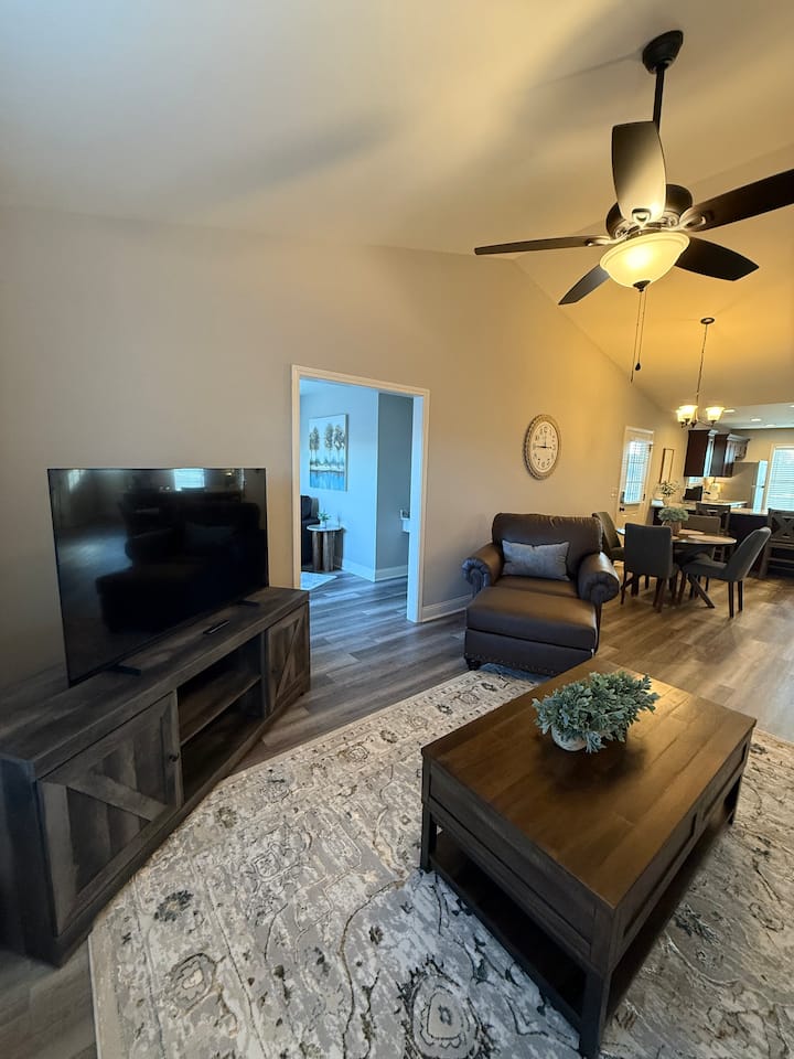 Chandler Stays With Water View - Darlington, SC