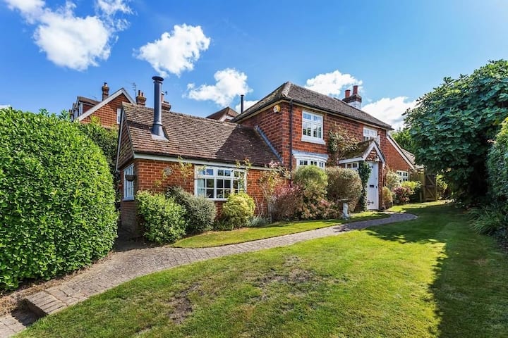 Country Cottage In The Surrey Hills - Godalming
