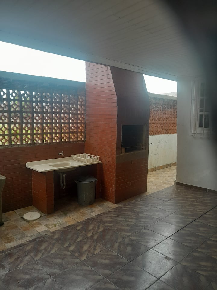 Alugo Casa No Litoral Do Paraná  Em Matinhos - Matinhos