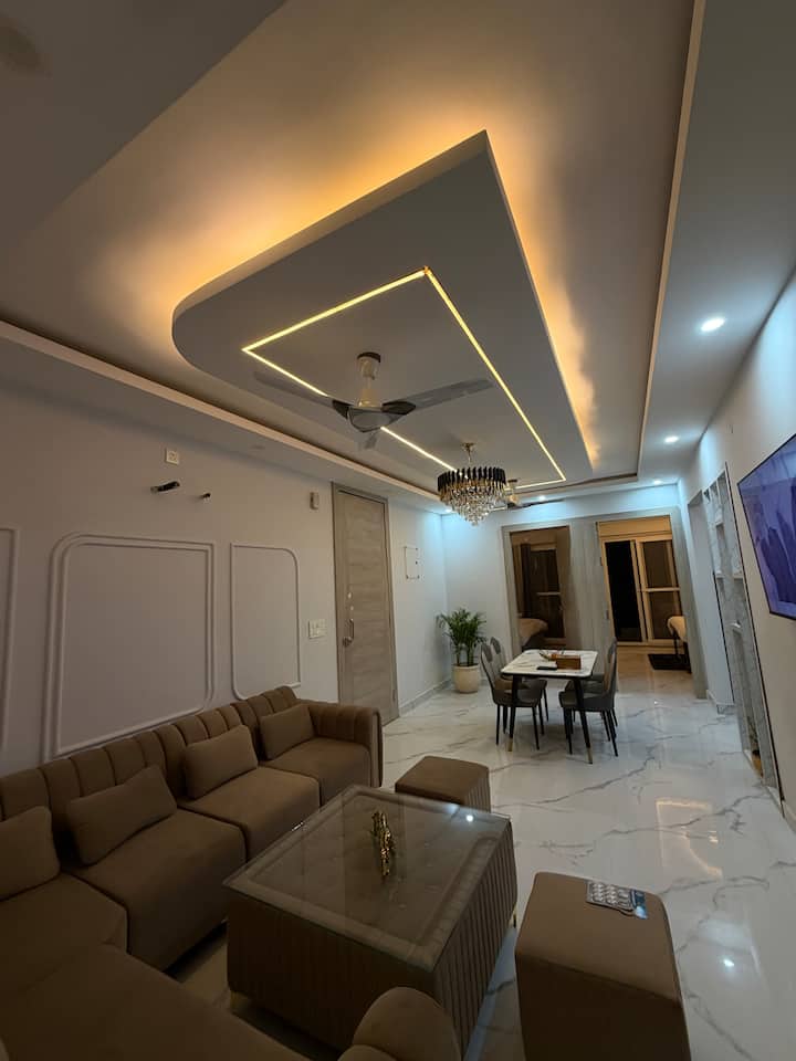 The Snugg Nest | Luxury 4 Bhk Apartment - 德拉敦