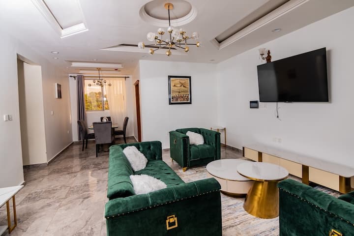 Série D'appartements, Studios Et Chambres Meublés - Cameroon