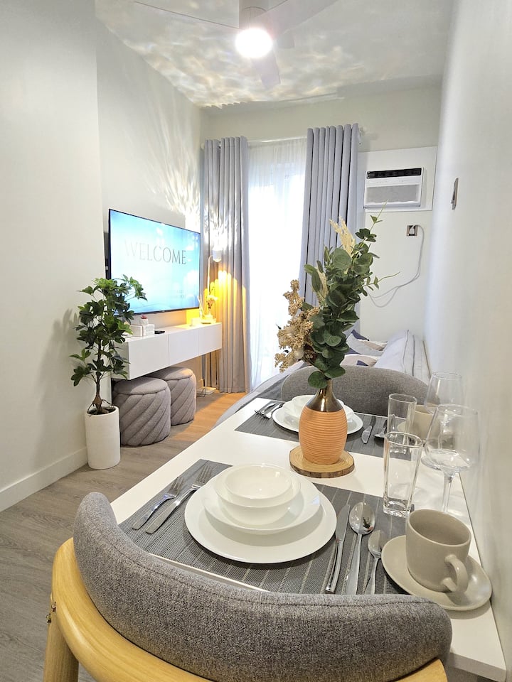 1br Condo W/ Balcony At Antara | Free Parking - Talisay