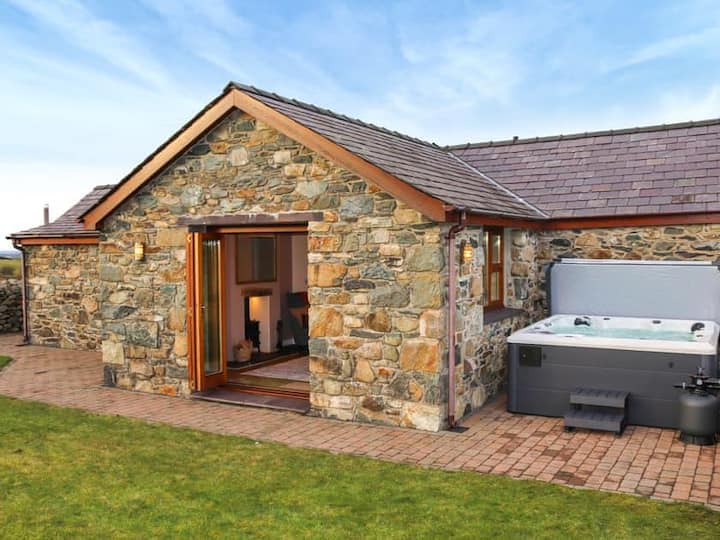 Hidden Hot Tub With Stunning Mountain Views - バンガー