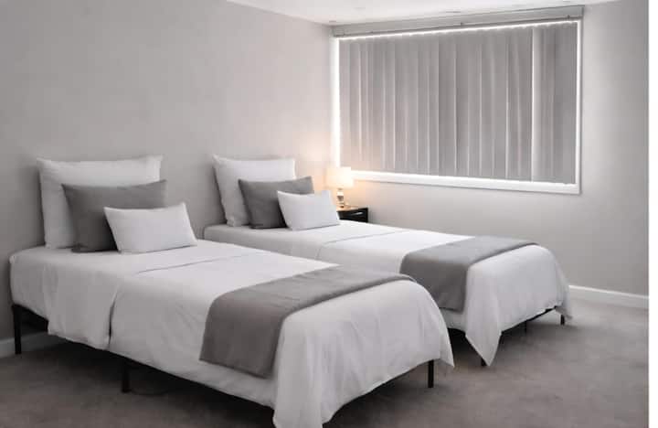 Cozy, Quiet Fort Wayne Apartment, Near Airport - Fort Wayne, IN