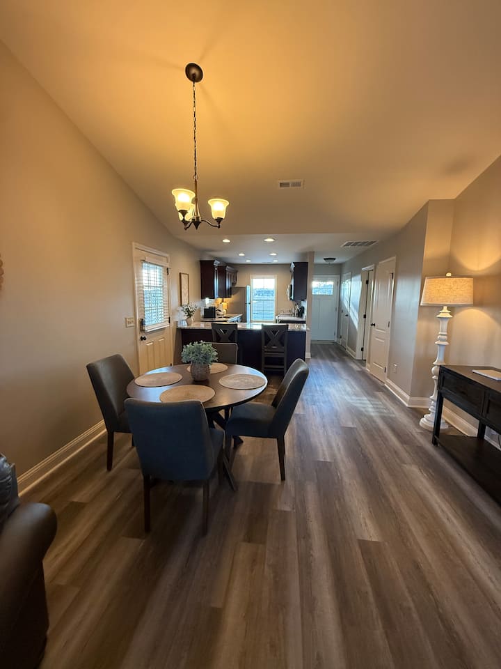 Chandler Stays With Pond View - Darlington, SC