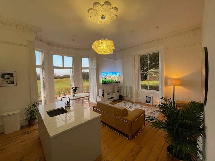 Elegant Grade Ii Listed Ground Floor Apartment - Southport