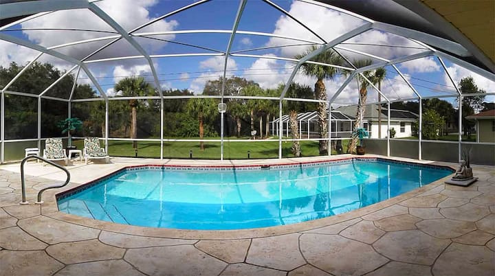 Newly Remodeled Pool Home In Great Neighborhood - Lehigh Acres, FL