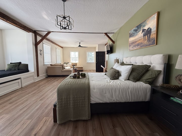 The Bridle Room - Buckeye Lake, OH
