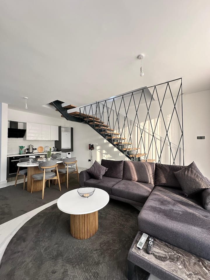 Site İçI Havuzlu Günlük Kiralık Lüx 2+1  Daire - Kyrenia