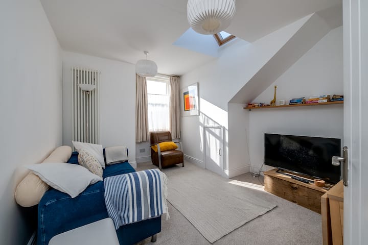 Stunning 2br Spacious Loft Apt Near Beach Sleeps 4 - Portsmouth