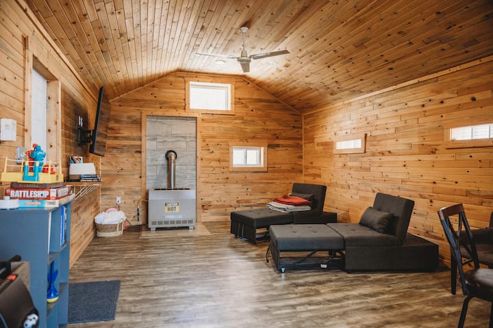 Alpena| Sleeps 10 Game Room Dogs Welcome Near Lake - Alpena, MI