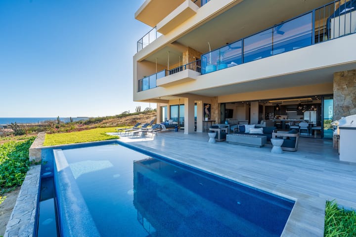 Stunning Oceanfront 3br Condo W/ Private Pool - Cabo San Lucas