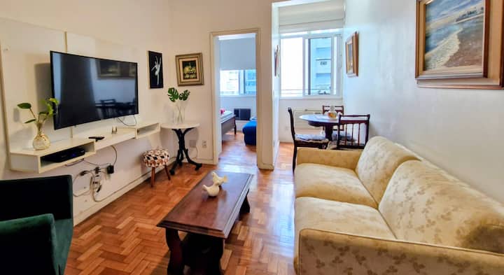 Copacabana Pompeu Loureiro Esquina Constante Ramos - Brazil