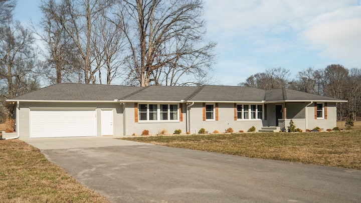 The Cattleman's House - McMinnville, TN