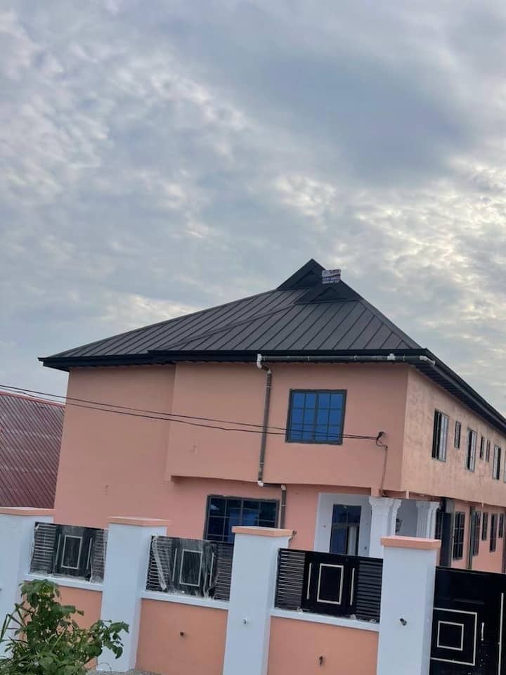 Goldy’s Guesthouse. Adwumakase- Kese - Ghana