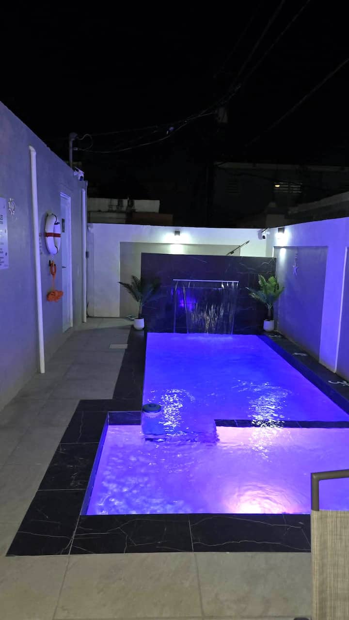 Villa Dalia | Luxury Family Home With Private Pool - Levittown