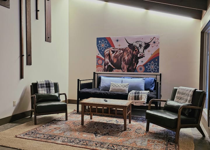 Woodbrook Creakside Retreat | 4bd 2.5ba | Nature - Fort Wayne, IN