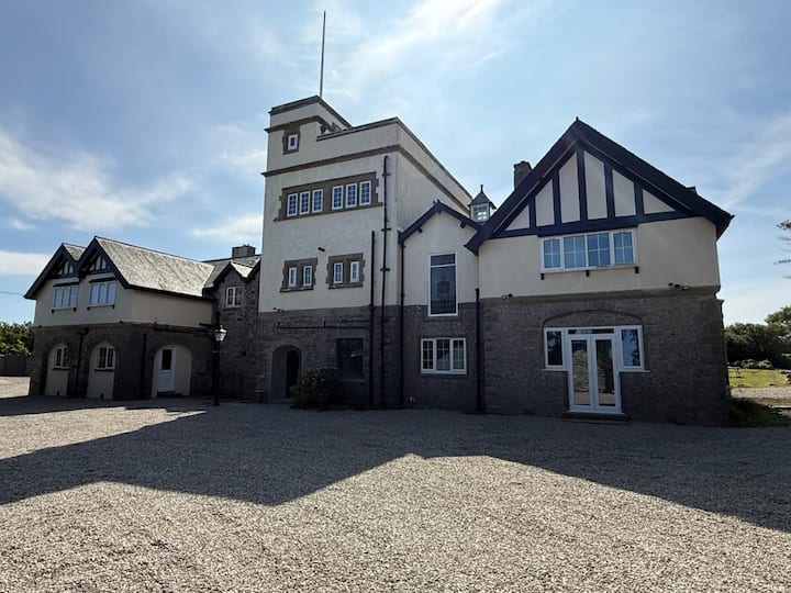 The Plas - Rhosneigr Manor House - Trearddur Bay