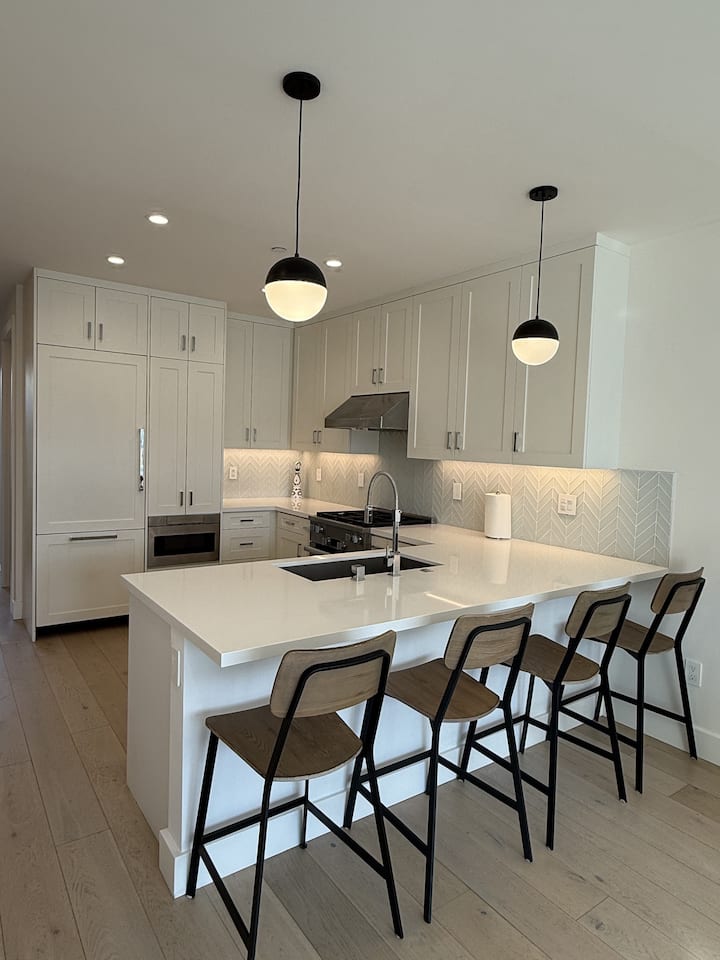 Modern 2/2 Steps From Valencia & Dolores Park! - San Francisco, CA