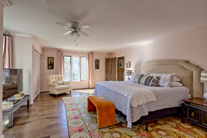 Falling Waters Highlands *Waterfall Views* - Highlands, NC