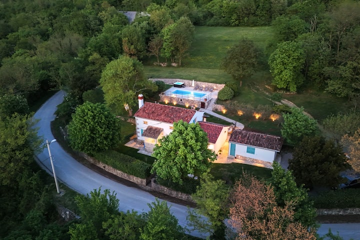Private Villa Paradise • Pool, Jacuzzi & Ps5 - Mošćenička Draga
