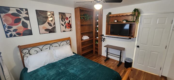 Furnished Bedroom With Shared Bath In 3br Home - Modesto, CA