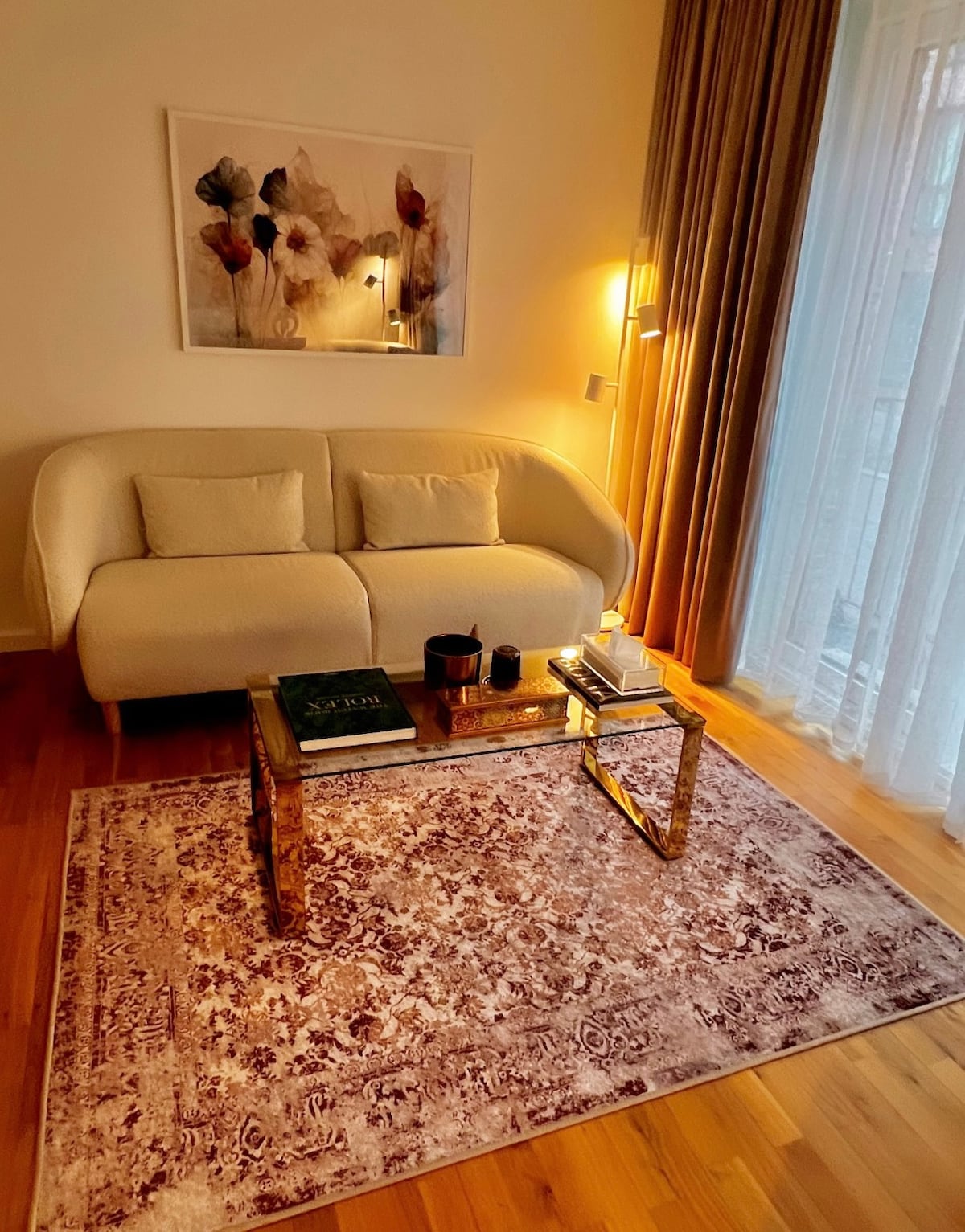 Luxury Apartment • Stylish • Metro Bella Center - Apartments for Rent ...