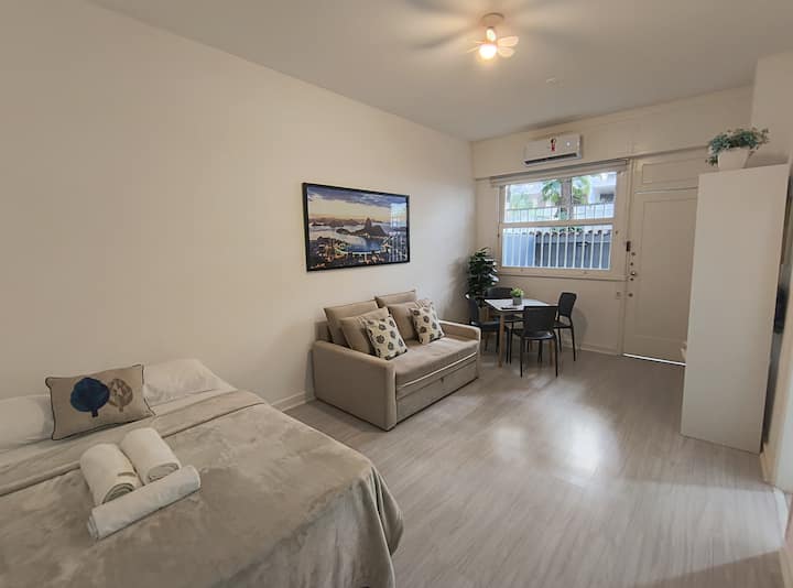 Estúdio "Tipo Casa" Na Quadra Da Praia Do Leblon - Ipanema