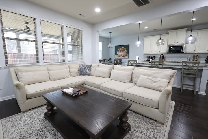 Luxe Modern Home W/ Self Check-in South Of Atlanta - McDonough, GA