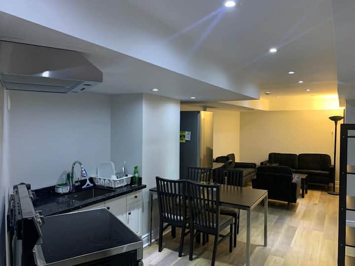 Bright Private 1br Basement Near Square 1& Transit - Brampton