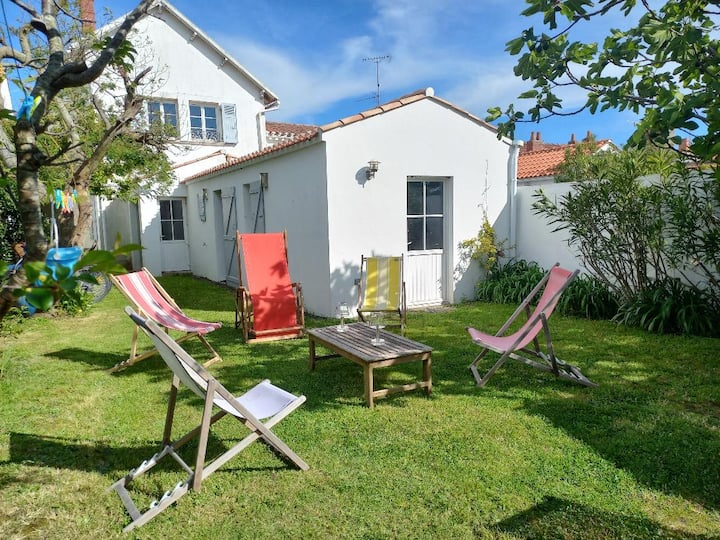 Maison De Famille 10 Couchages à 400 M Du Château - Barbâtre