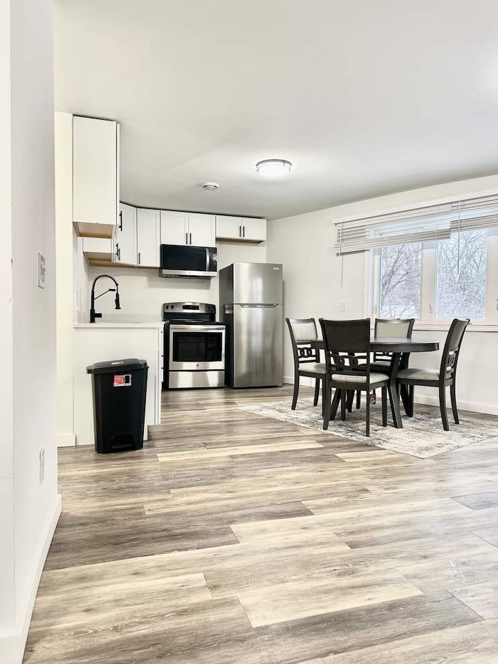 A Brand New 1 Br Apartment On The Lake. - Bloomington, MN