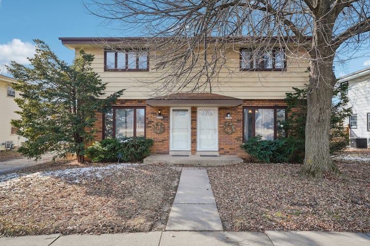 Comfort, Class & Convenience In One Address - Brookfield, WI