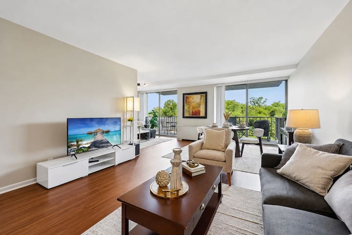Luxury 2-level Condo With Balcony *Free Garage* - Alexandria, VA