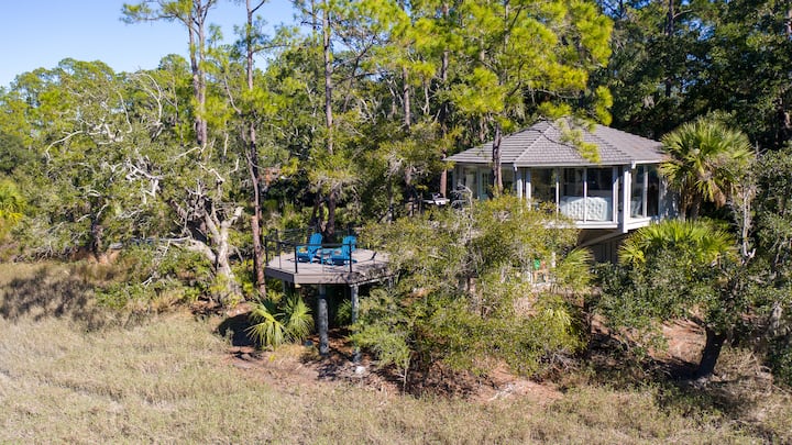 Waterfront Treehouse Oasis Steps From Harbourtown - Hilton Head Island, SC