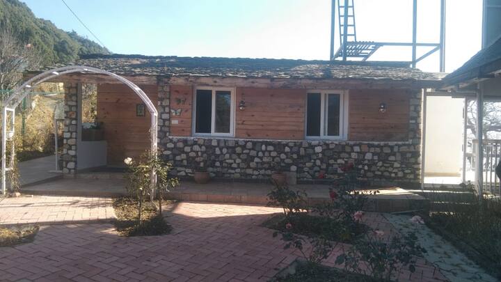 The Bear Lair - Kanatal