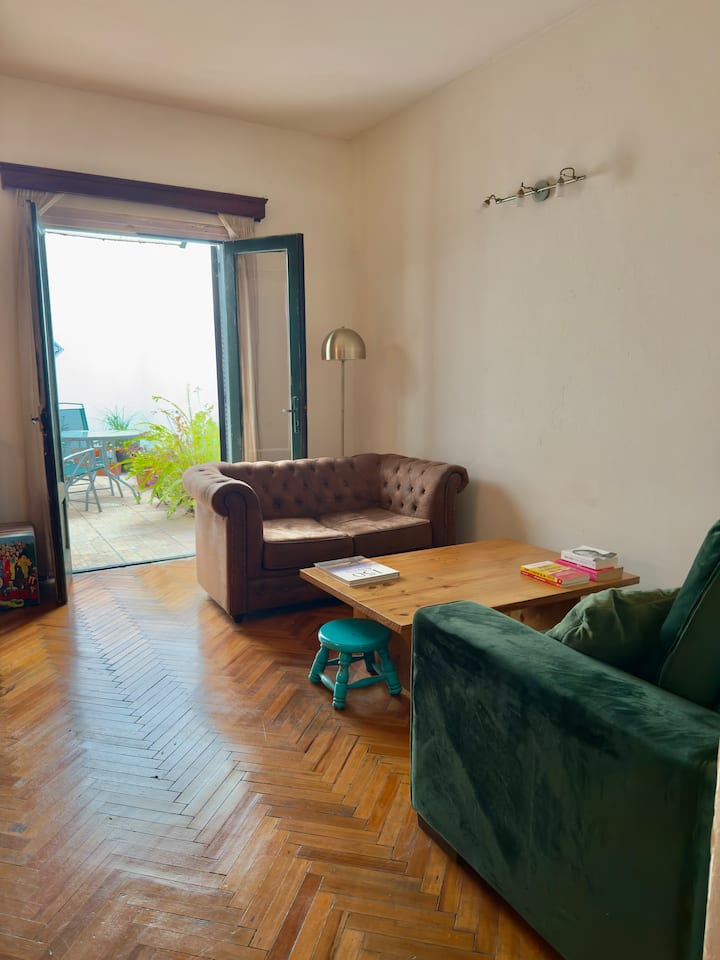 Cómodo Y Amplio Apartamento Con Patios En Pocitos - Montevideo