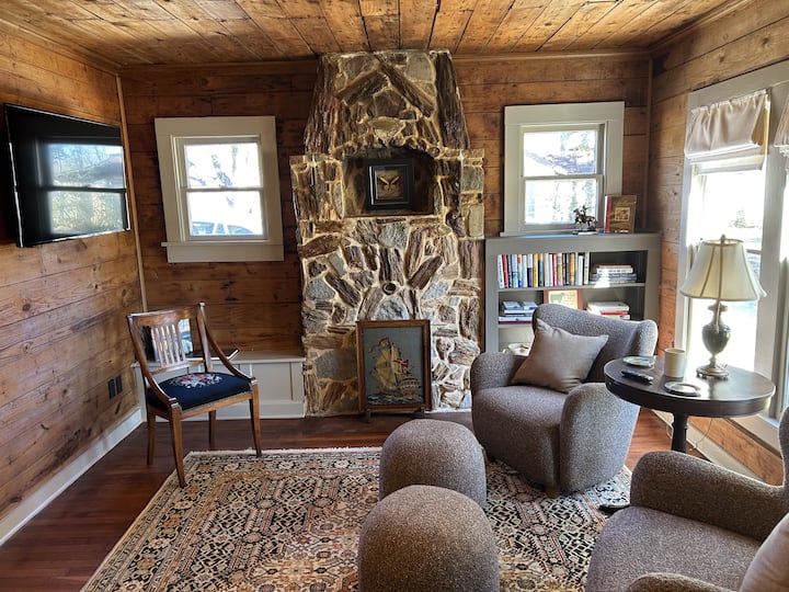 Glen Rose Cottage & Carriage House - Glen Rose, TX